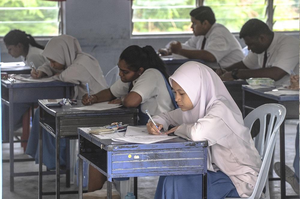 What is the STPM Malay Format